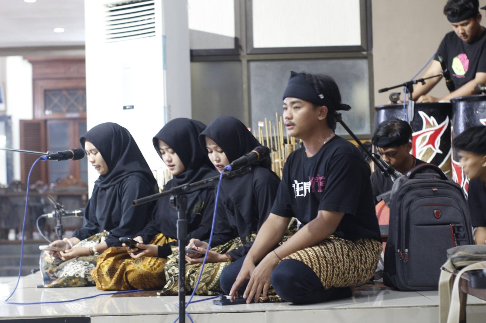 Peringati Hari Ibu, SS. Mata Air PMII Averroes Gelar Panggung Kesenian ...