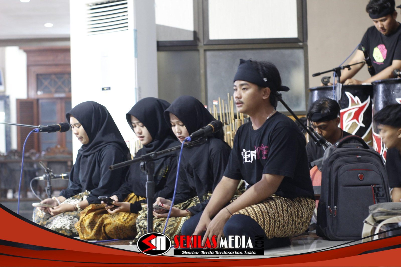 Peringati Hari Ibu, SS. Mata Air PMII Averroes Gelar Panggung Kesenian ...